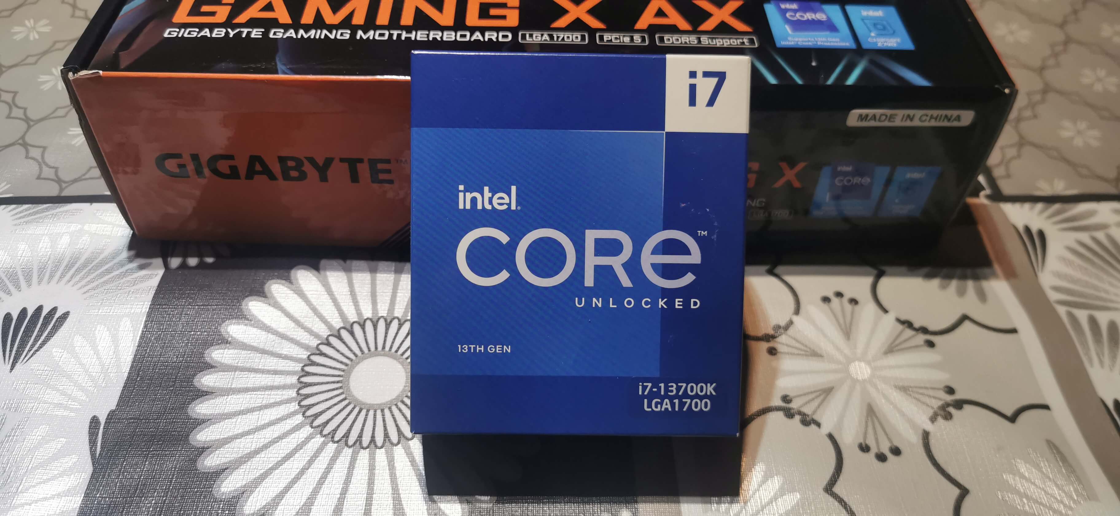 Intel Core i7-13700K 3.4 GHz Box | PcComponentes.pt