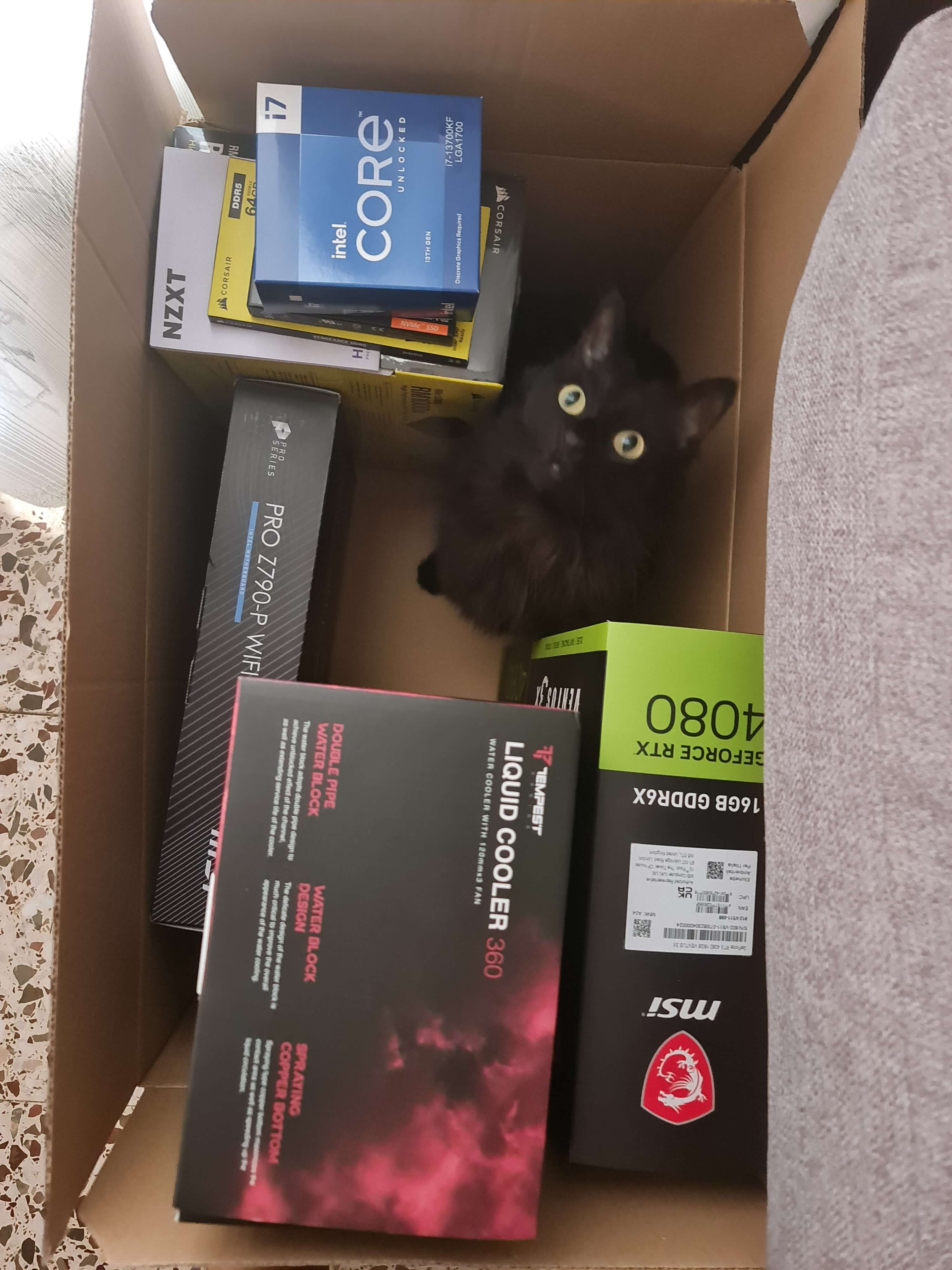 Intel Core i7-13700KF 3.4 GHz Box | PcComponentes.pt