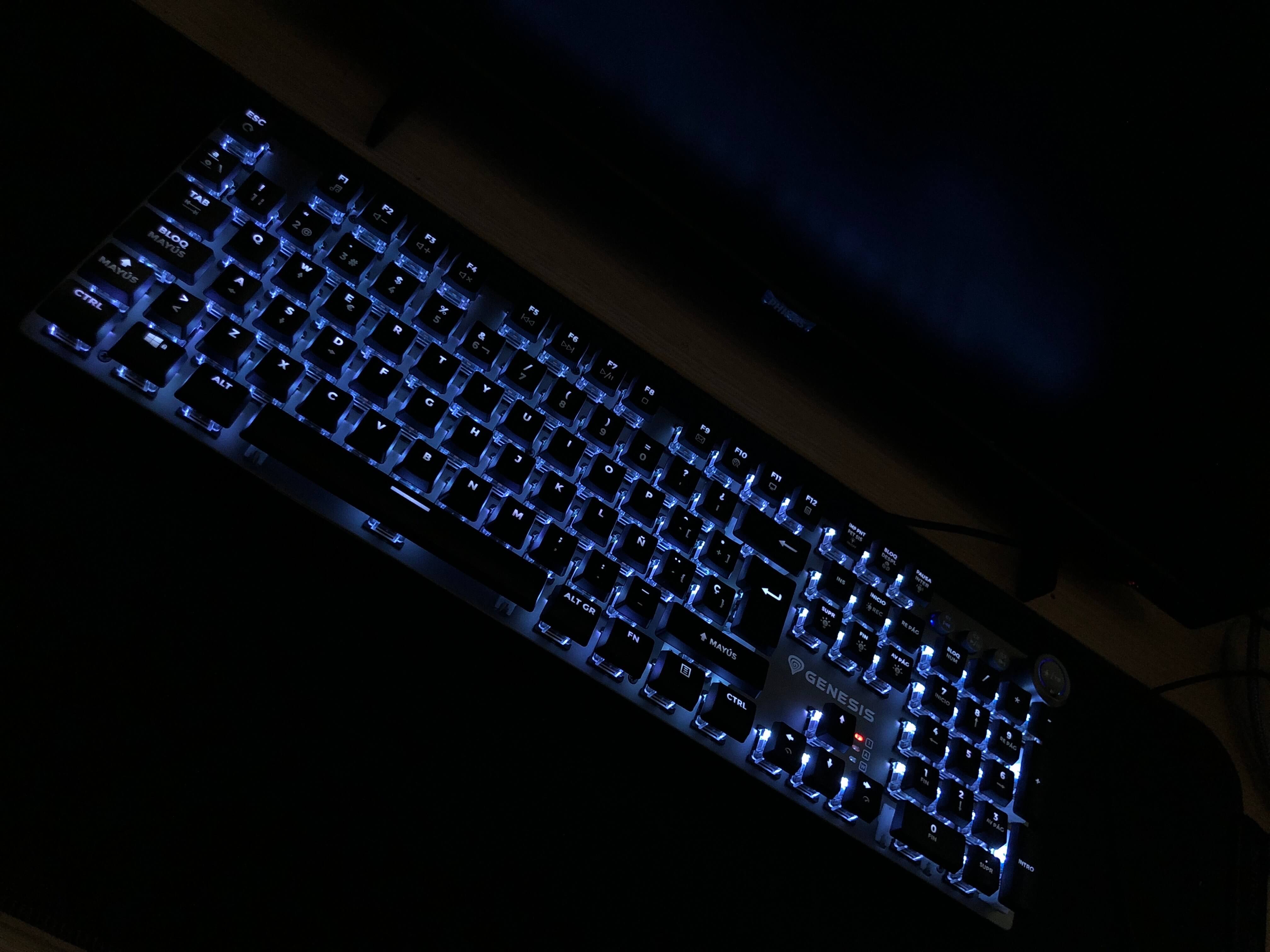 Genesis Thor 380 RGB Teclado Mecânico Gaming RGB Switch Azul ...